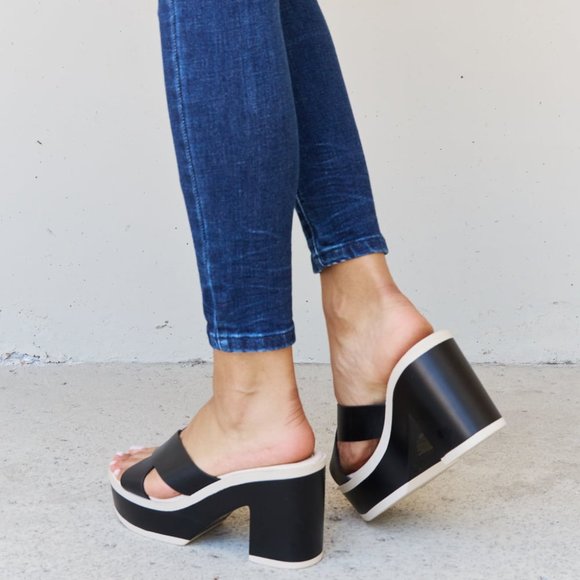 Weeboo | Shoes | Weeboo Cherish The Moments Contrast Platform Sandals ...